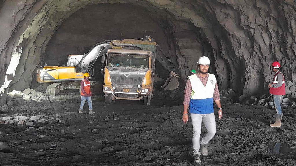 Mumbai-Ahmedabad Bullet Train: Breakthrough in first mountain tunnel ...