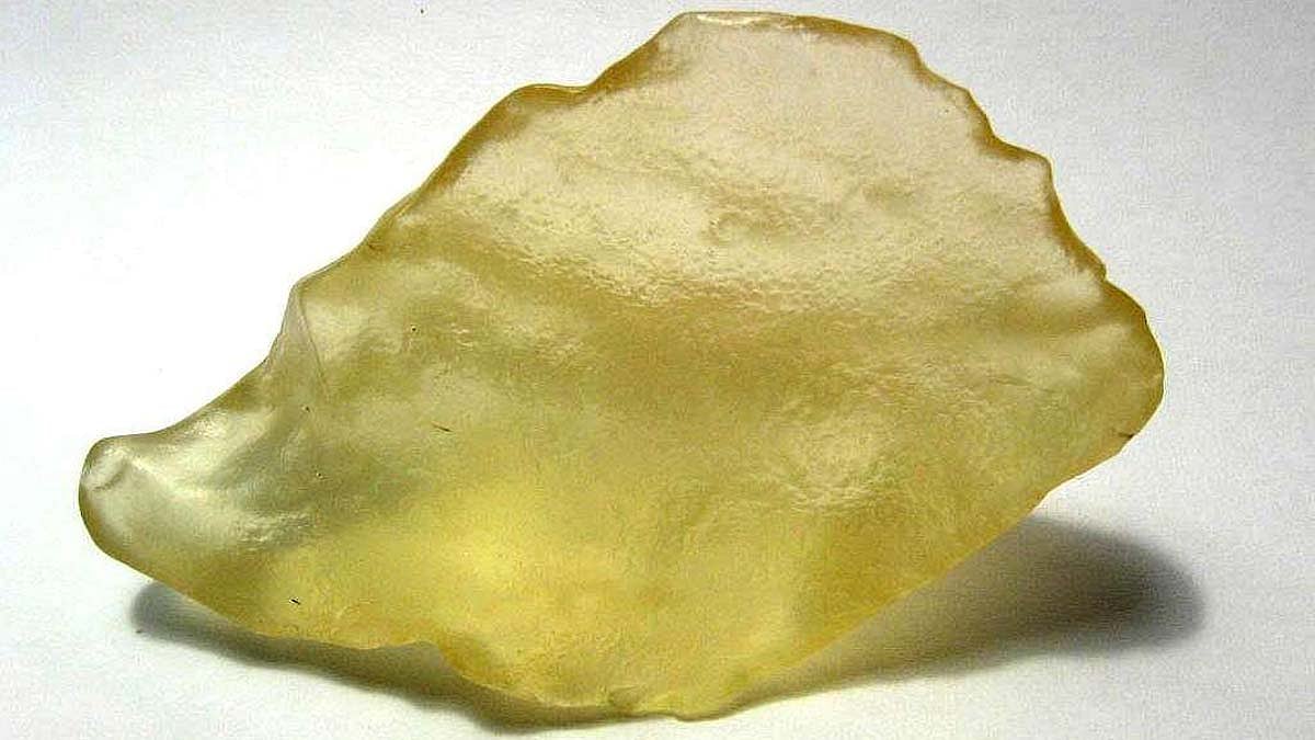 Libyan desert's yellow glass: how we discovered the origin of these ...
