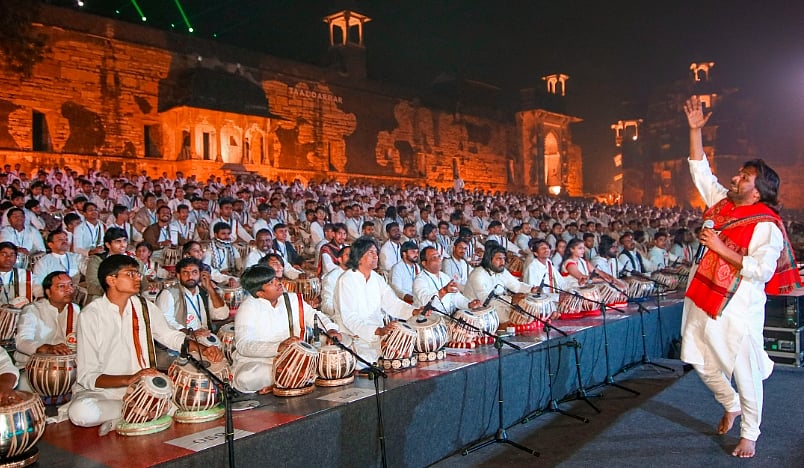 Largest Tabla Ensemble Sets Guinness World Record at Tansen Festival in ...