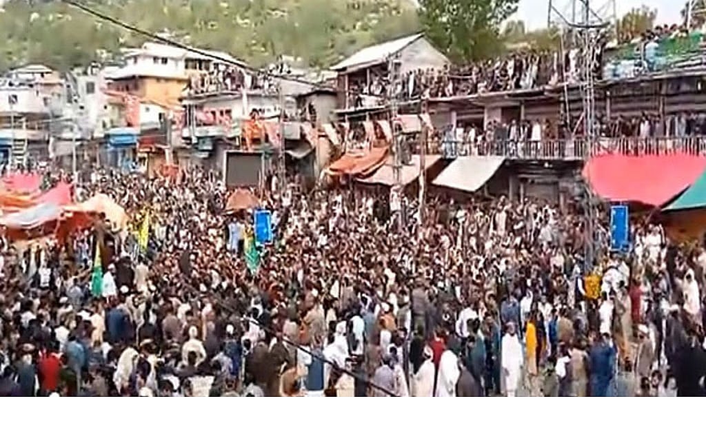 One police officer killed, over 100 injured in clashes during protest ...