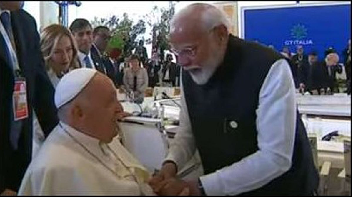Modi meets Pope Francis at G7 session; invites him to visit India