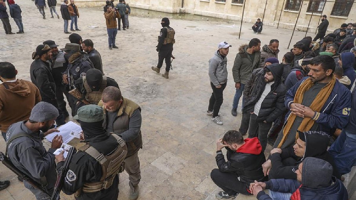 Syrian rebels free prisoners from Assad's notorious dungeons who ...