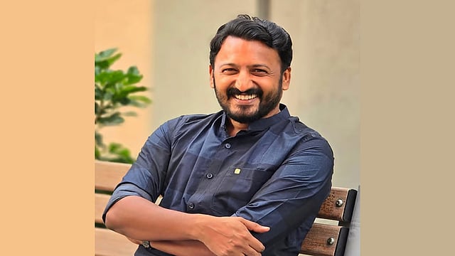 Protests greet expelled Cong MLA Mamkootathil at hospital in Kerala