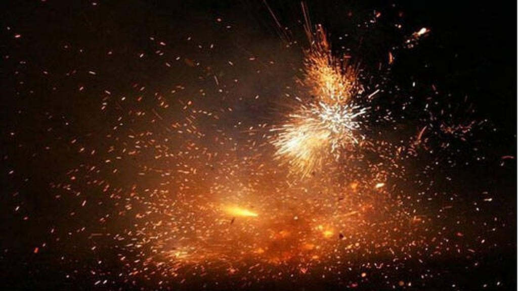 Kerala: Parcel lorry catches fire after crackers in vehicle burst, one ...