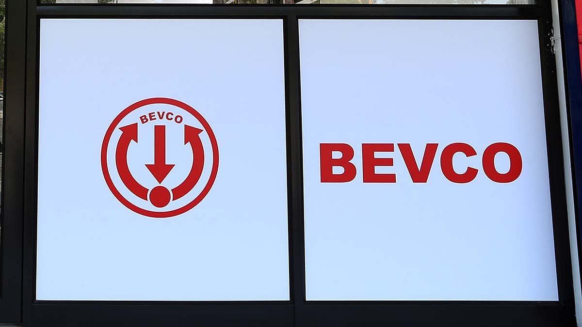 ബെവ്കൊ ഔട്ട്ലെറ്റുകളിൽ ജീവനക്കാരുടെ കുറവ്; പല കൗണ്ടറുകളും അടച്ചുപൂട്ടി ...