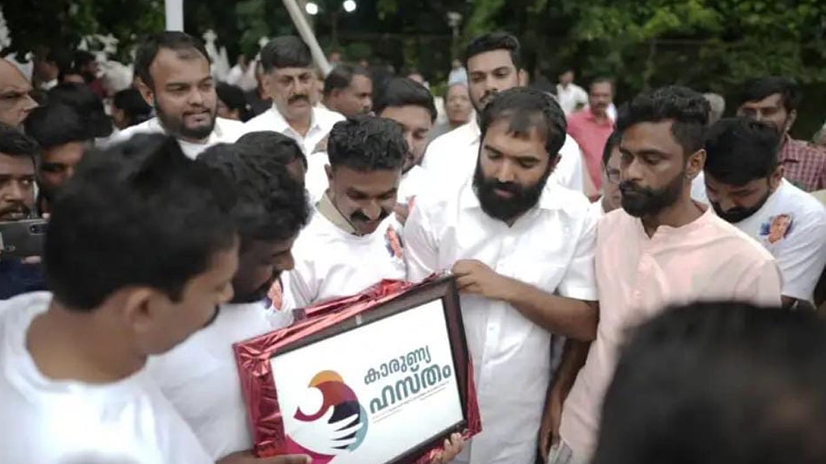 ‘കാരുണ്യ ഹസ്തം’ ചാരിറ്റി സംഘടനയുടെ ലോഗോ പ്രകാശനം ചാണ്ടി ഉമ്മൻ എംഎൽഎ നി ...