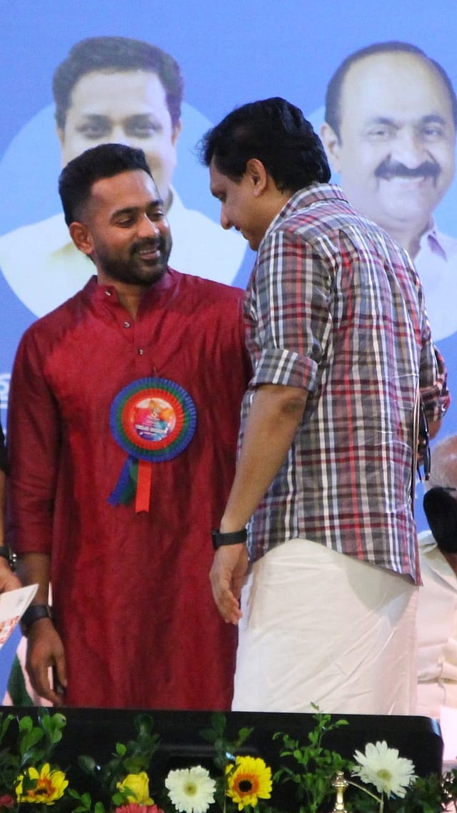 കലോത്സവ വേദിയെ കൈയിലെടുത്ത് ടോവിനോയും ആസിഫലിയും | Visuals
