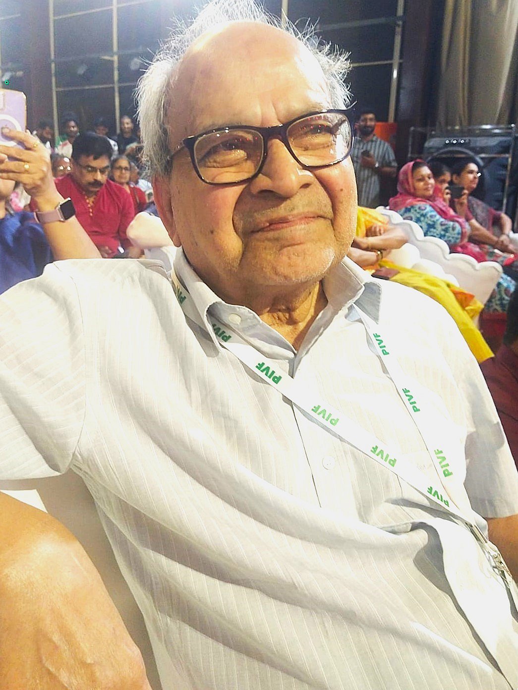 പാരമ്പര്യത്തിന്‍റെ മരവിച്ച ചങ്ങലക്കെട്ടുകളിൽ ആനന്ദിന്‍റെ വ്യാകുലതക ...