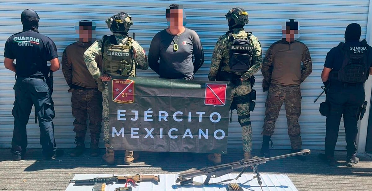 Con fusiles, granadas y equipo táctico, los tres detenidos tras hechos ...
