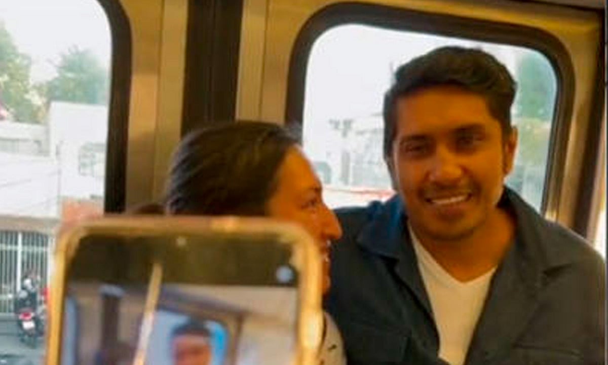 Tenoch Huerta se pasea en Metro de CDMX; recuerda sus tiempos de estudiante