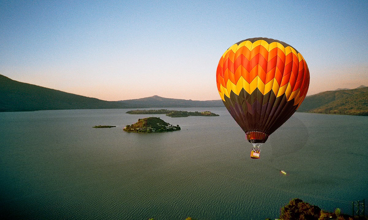 ¡Pátzcuaro desde el cielo! El 8 y 9 de abril podrás subir a un globo ...