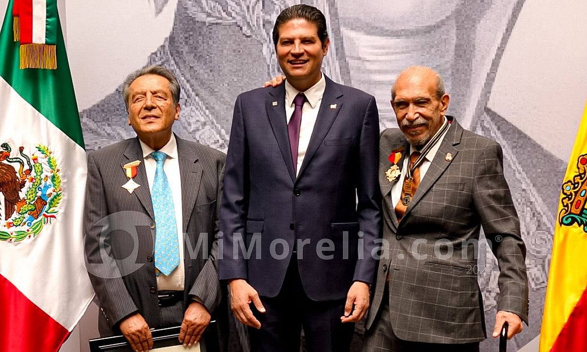 José Antonio Romo y Leonel Castillo reciben presea Generalísimo Morelos