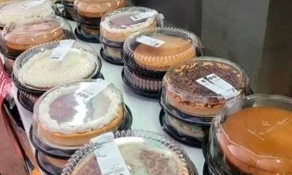 Compra decenas de pasteles de Costco para revenderlos, no tiene venta y ...