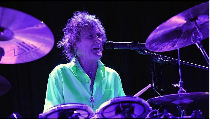 Fallece Colin Burgess, Fundador de AC/DC: Reacciones y Tributo de la Banda