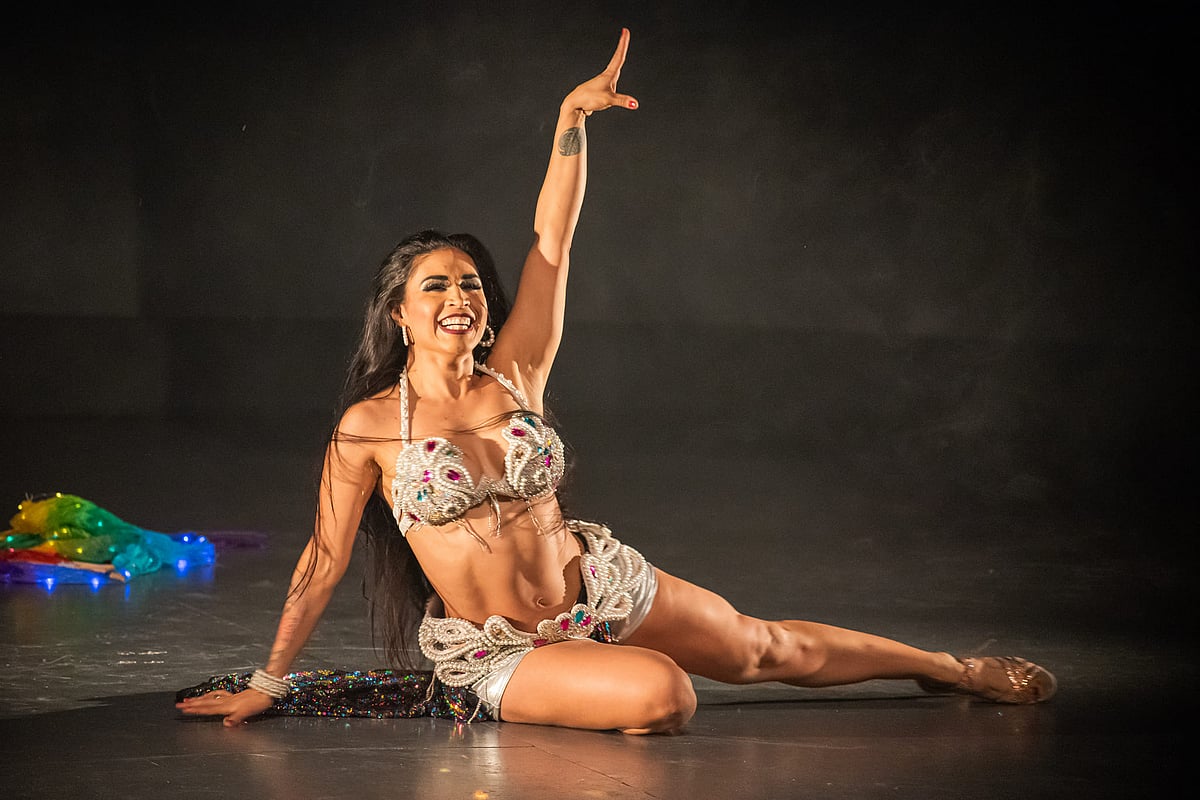 “La vida me regaló imitar a Selena” conoce a Melissa Arreola la belly dancer Moreliana