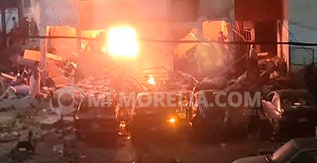 Explota edificio de departamentos en Lázaro Cárdenas, Michoacán; reportan un muerto