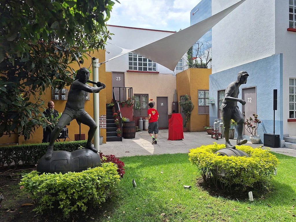 Figuras de El Chavo del 8 llegan a Vualá