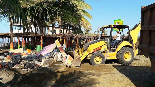 Serán reconstruidas las enramadas afectadas por mar de fondo, en LC