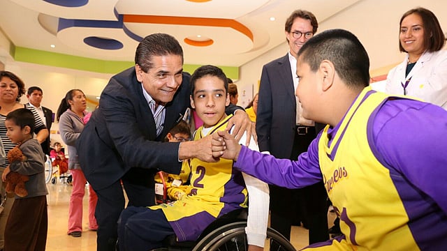 Visita gobernador instalaciones del CRIT Michoacán