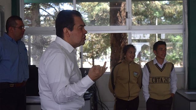 El CBTA 241 tendrá techumbre y cafetería: Tony Martínez