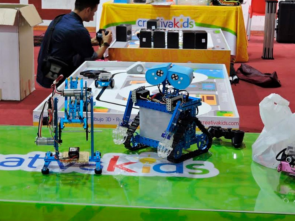 Roban a estudiantes del IPN robots en el Tec de Morelia