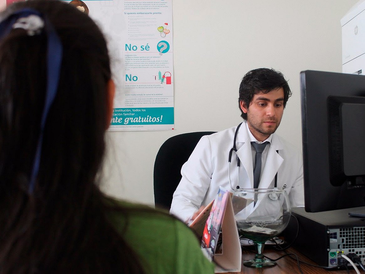 Orienta SSM a jóvenes sobre depresión y suicidio