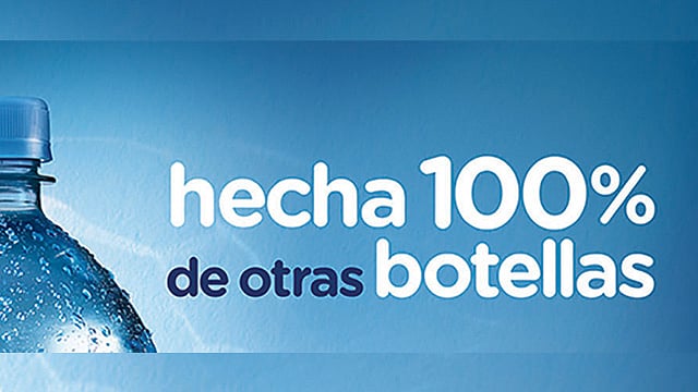 Prometen botella con material 100% reciclado
