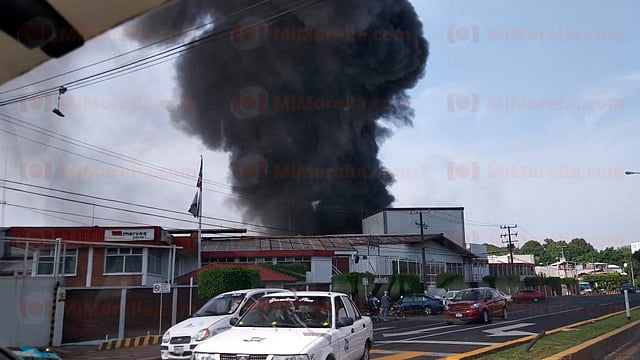 Se registra incendio en la empresa Marves en Uruapan