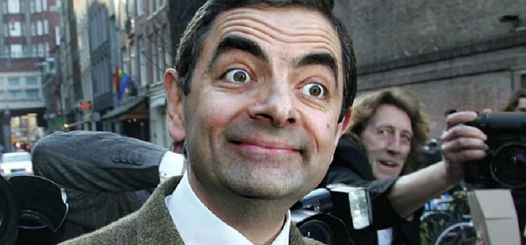Rowan Atkinson vuelve con su parodia del 007