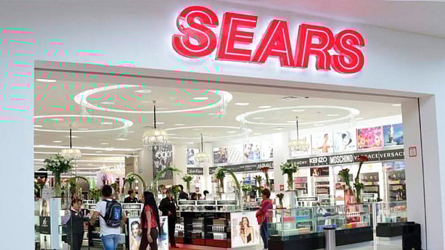 Slim salva de la quiebra a Sears de México