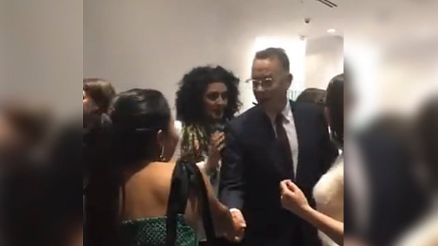 Así fue el encuentro entre Tom Hanks y Yalitza Aparicio (Video)
