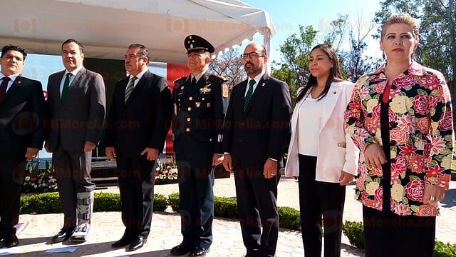 Conmemoran Día de la Bandera, en Morelia