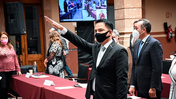 Rinde protesta Abraham Ali Cruz como diputado y se integra al GPPRD