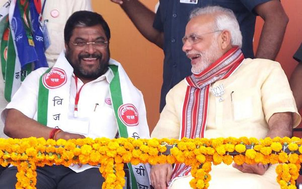 Former NDA ally Raju Shetti meets Rahul, joins UPA