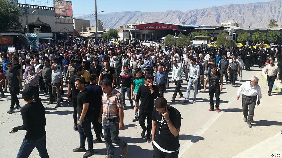 Trump signals strong response as Iran protests enter a third week