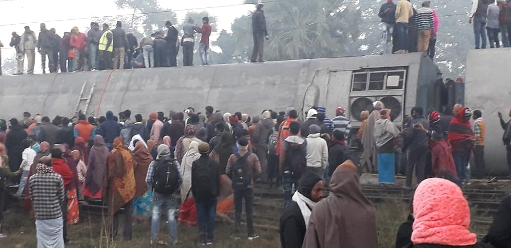 6 killed and several others injured in Bihar train derailment