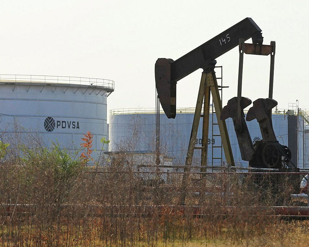 Buckling under US pressure, Modi govt warns Indian oil companies ...