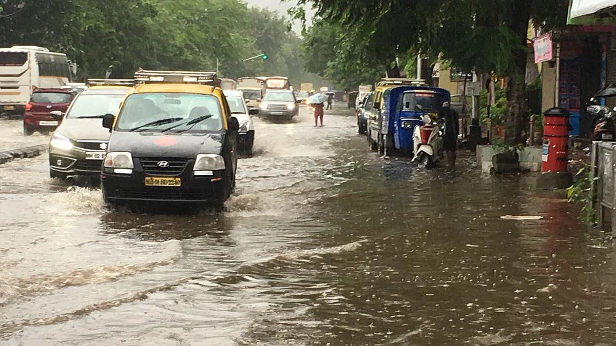 Heavy rain lashes Mumbai, roads waterlogged, tracks flooded, trains delayed