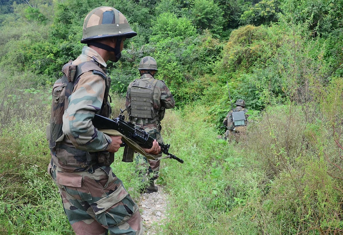 Ceasefire violation by Pakistan in Poonch, India responding