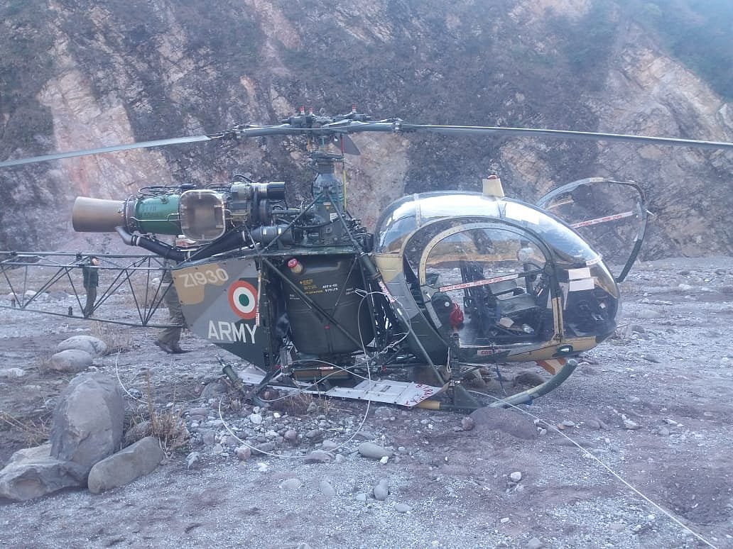 Indian Army helicopter crashlands in J&K, pilots safe