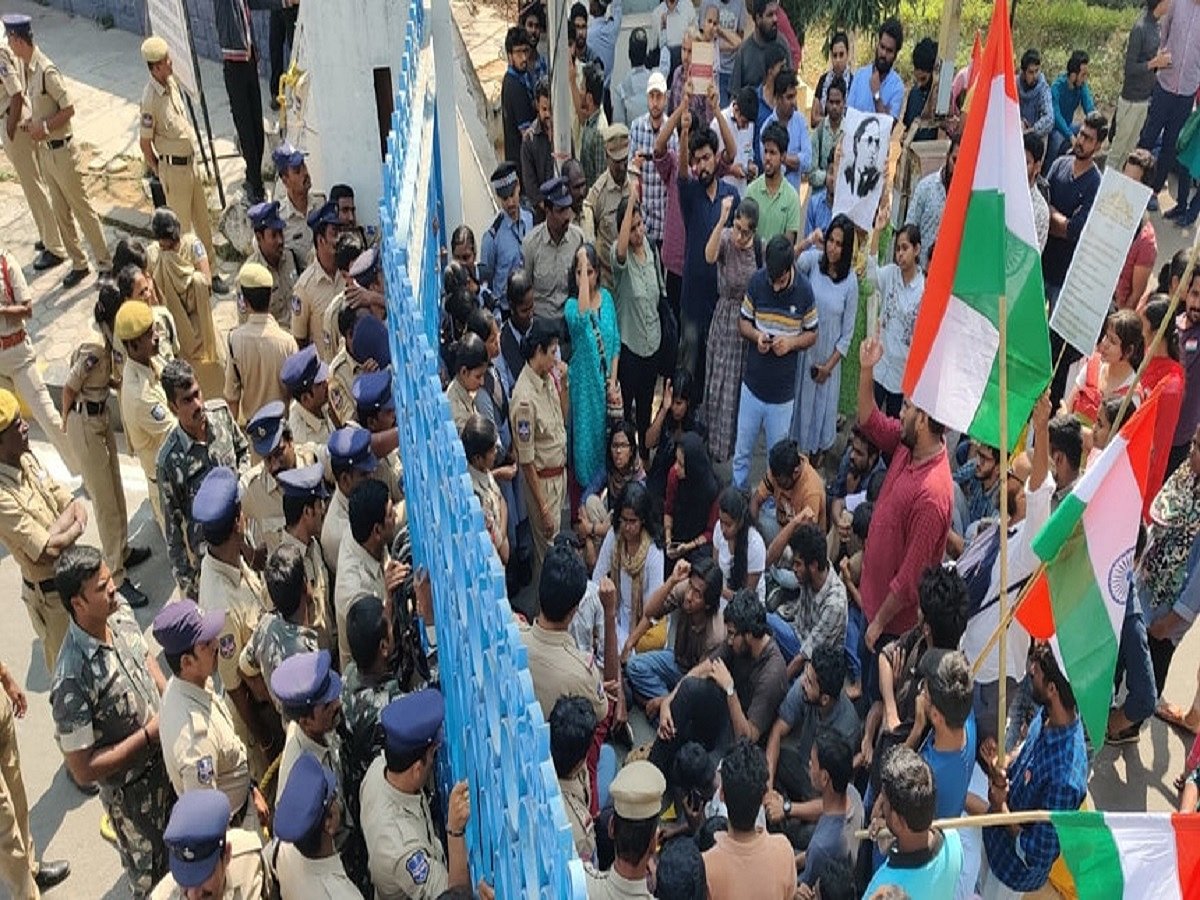 Hyderabad anti-CAA protest: Police summons HCU students 8 months after ...