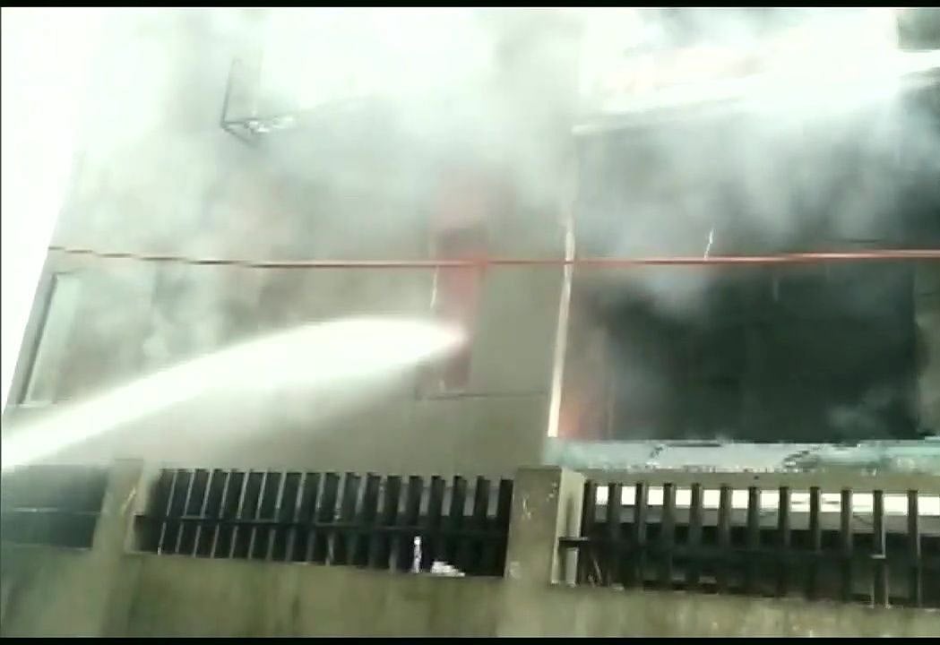 LIVE News Updates: Fire breaks out at a building in Indore, 5 rescued