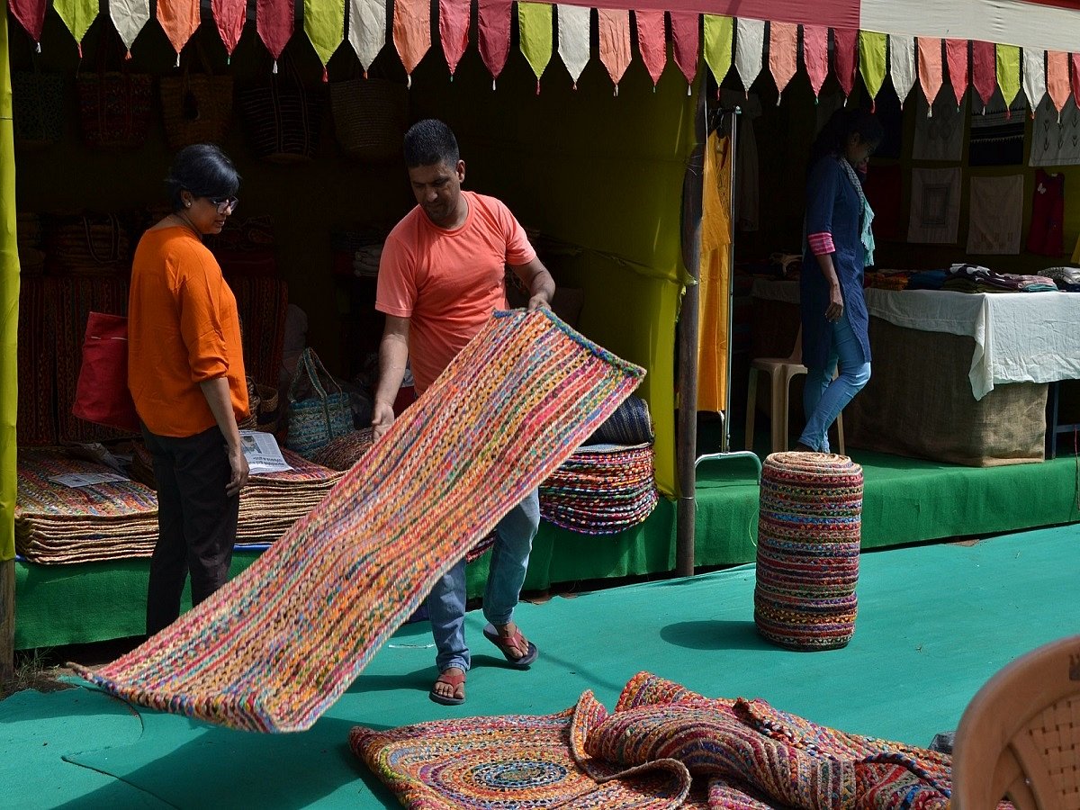 Shopkeepers in Red Fort's Chatta Bazaar reeling under COVID-19