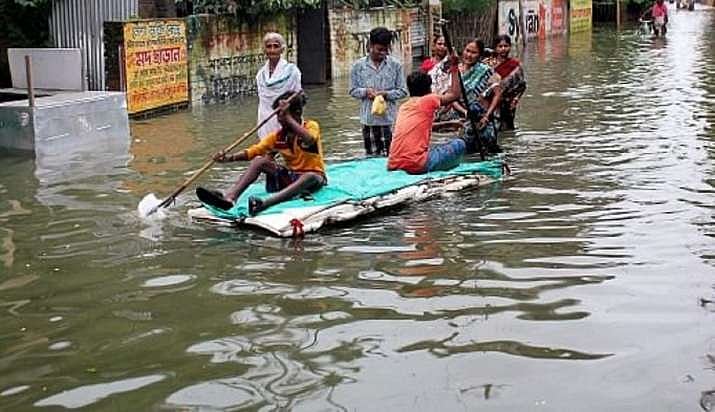 Flood situation still grim in south Bengal, three rivers in spate in Malda