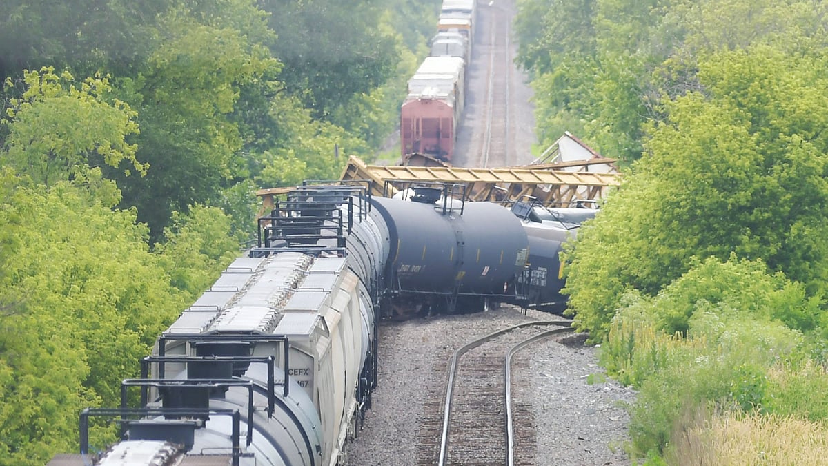 Investigators probe deadly Amtrak derailment in Montana