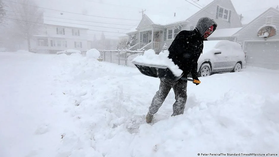 Over 100 vehicles involved in massive US pile-up amid snowstorm