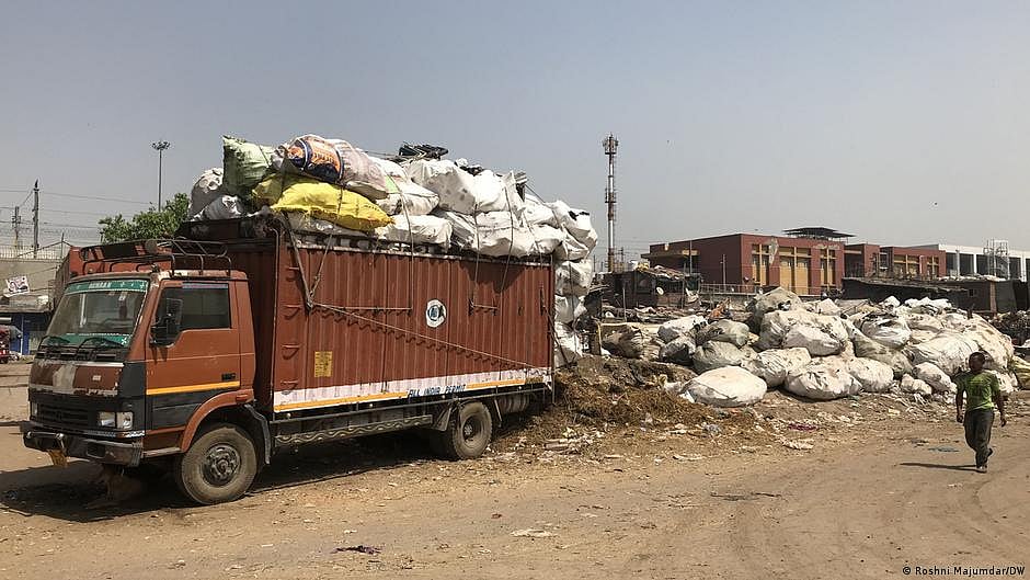 MCD to set up 100 debris collection points in Delhi to curb pollution