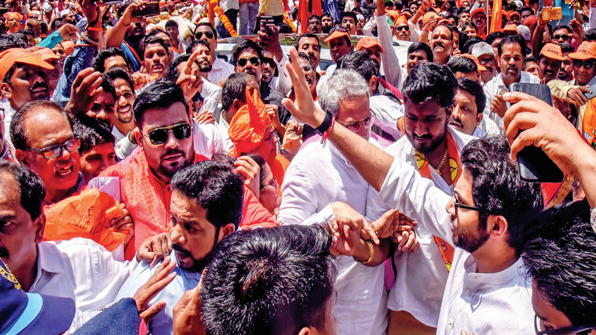 Amidst dense political turmoil, Uddhav Thackeray prepares to woo ...