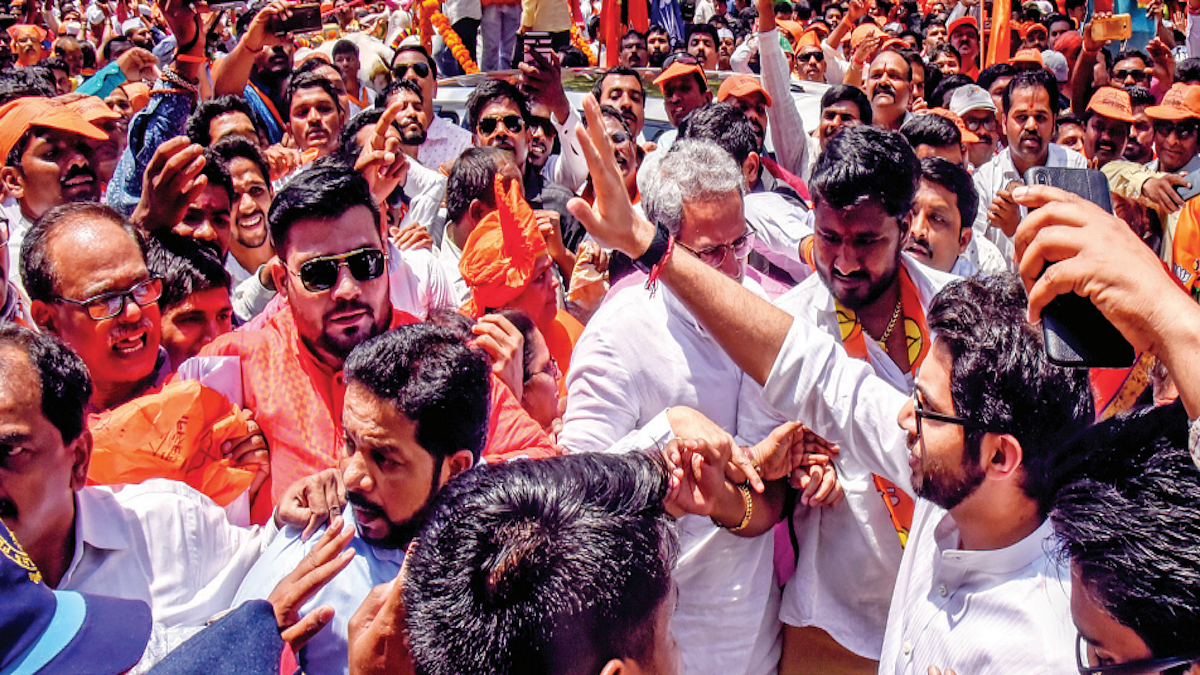 Amidst dense political turmoil, Uddhav Thackeray prepares to woo ...