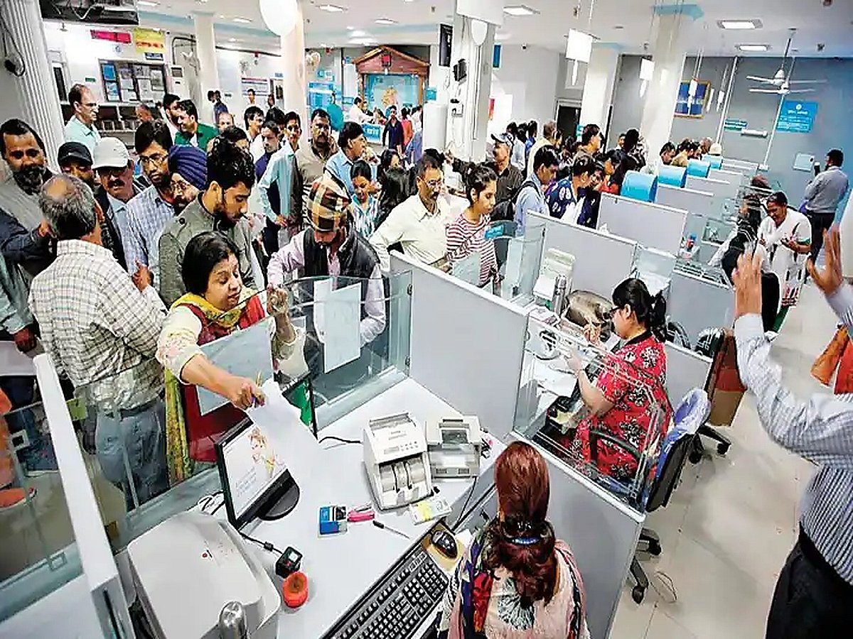 Experts caution against any move to privatise Public Sector Banks